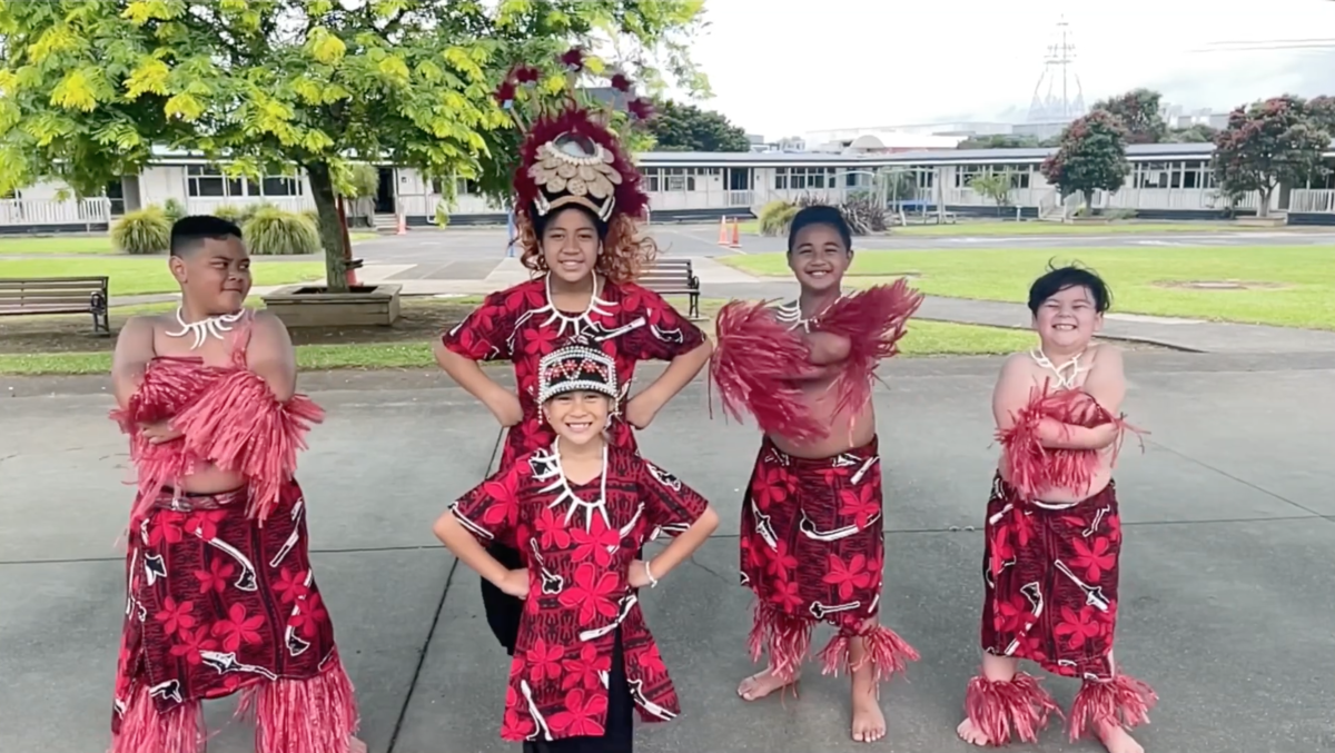 Siva Samoa - Rongomai Primary School, Otara — thecoconet.tv - The world ...