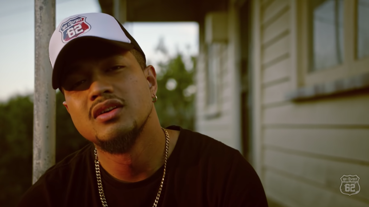 PLEASE COME HOME FOR CHRISTMAS - MR COWBOY — thecoconet.tv - The world ...