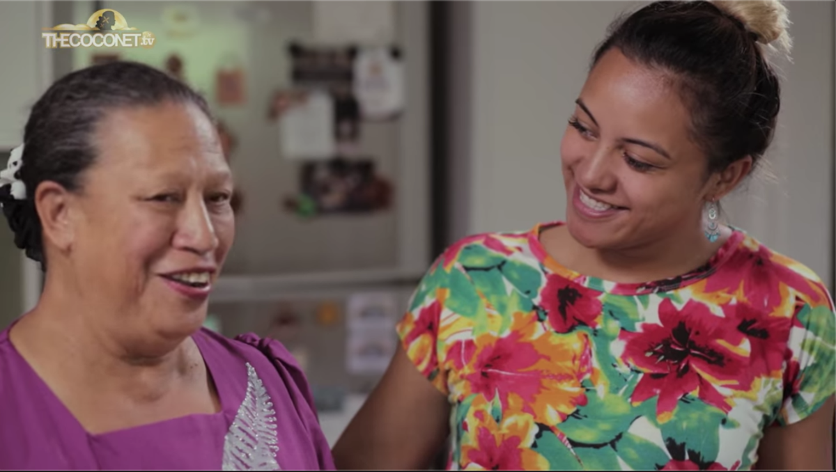 How to make Pai Fala (Half Moon Pineapple Pie) — thecoconet.tv - The ...