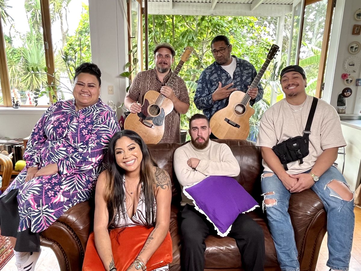 Don't Dream it's Over - Nyssa Collins ft. Tenelle, The Western Guide ...