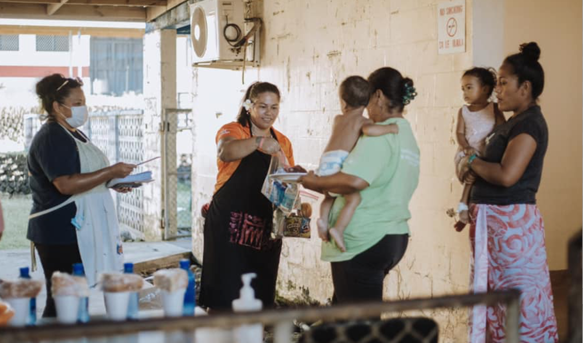 Samoa measles crisis: Helping Hands volunteers feeding families ...