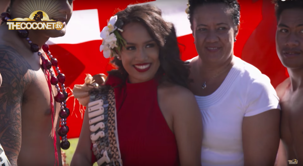 THREADS: Laura Lauti & Annie Dunn (Miss Pacific Islands) — thecoconet ...