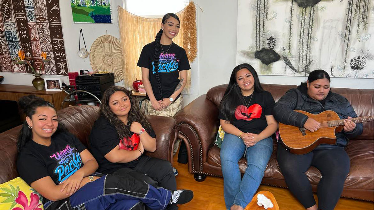 Sīsū E Keke Ofi Pē - The Tonga Sisters ft. Taufa Lātū — thecoconet.tv ...