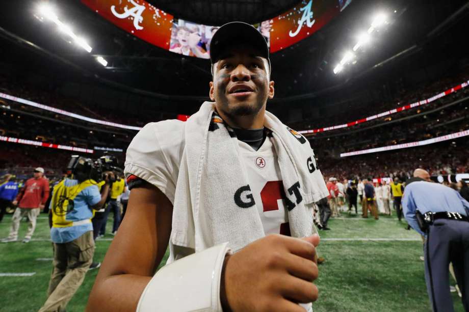 College Football: TUA TAGOVAILOA - HEISMAN TROPHY FINALIST — thecoconet ...